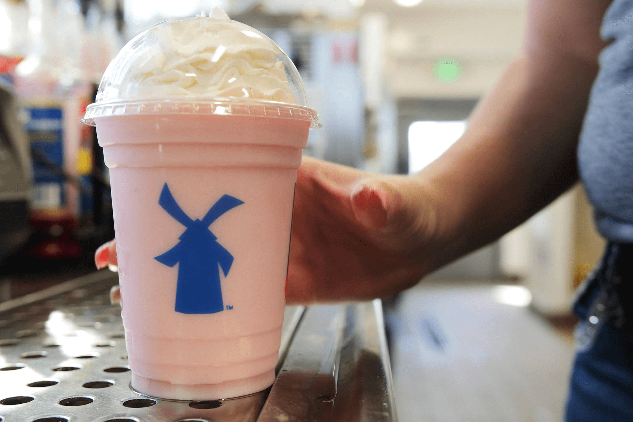 Dutch Bros Pink Flamingo - starbmag