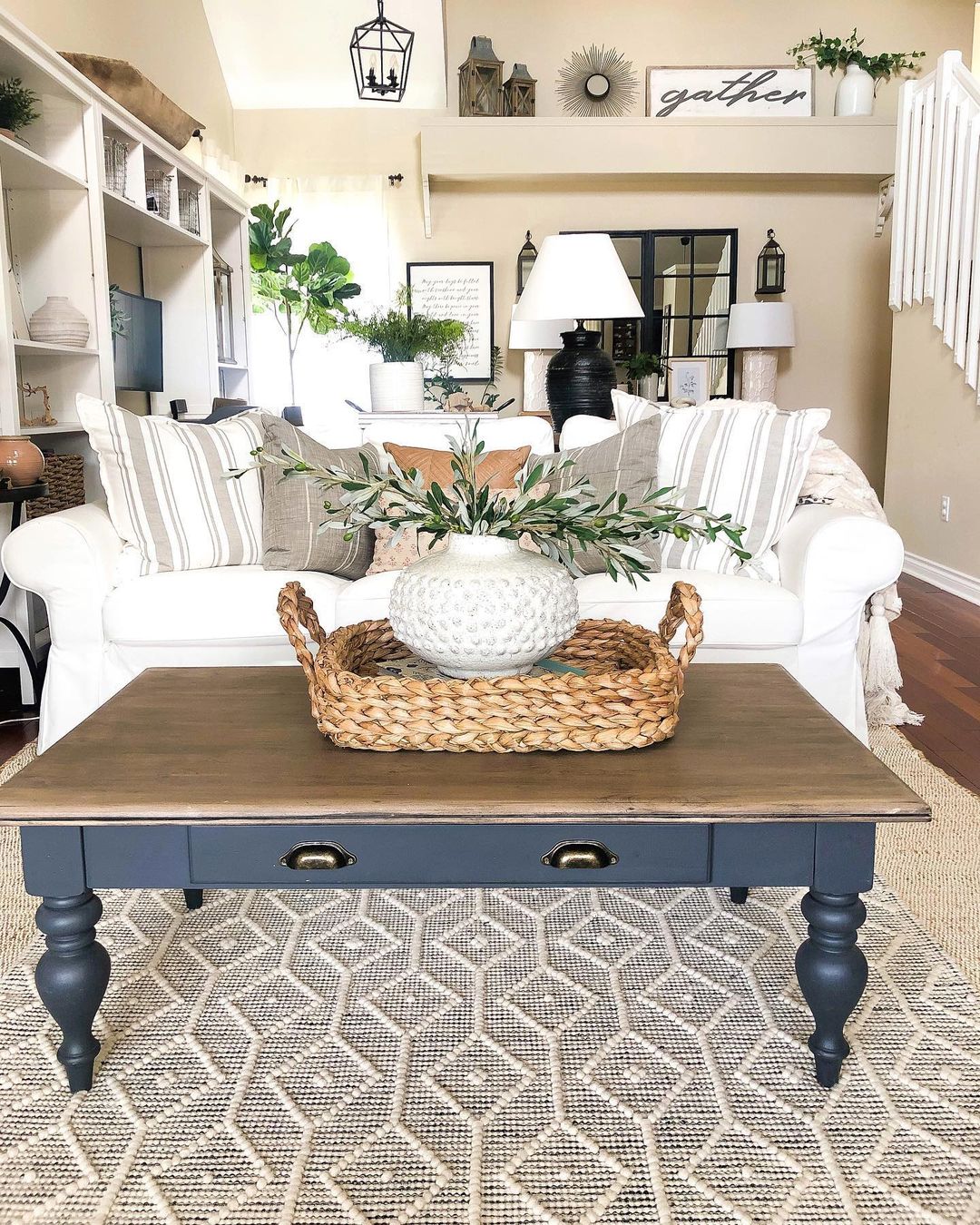 20 Small Table Centerpiece Ideas That Make A Bold Statement To Your ...