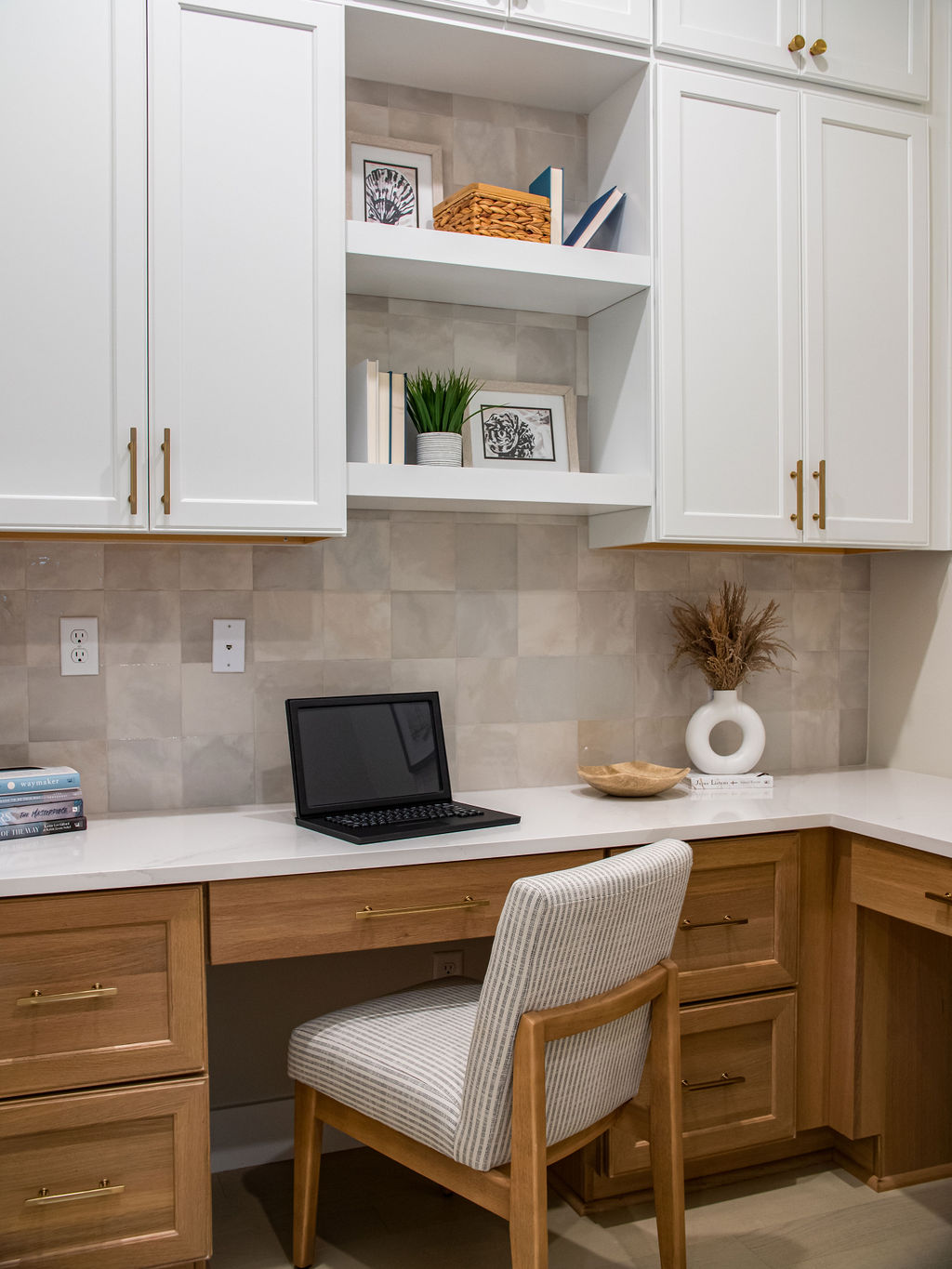 20 Office Desk Ideas for Small Spaces That Will Perfectly Fit Your ...
