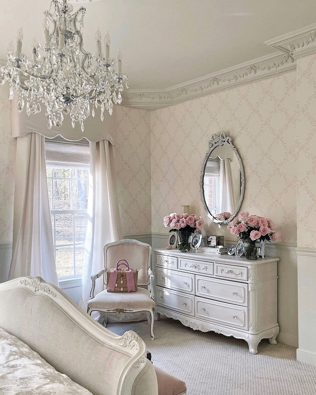 20 Small Bedroom Dresser Ideas For Integrating Personalized Touches ...