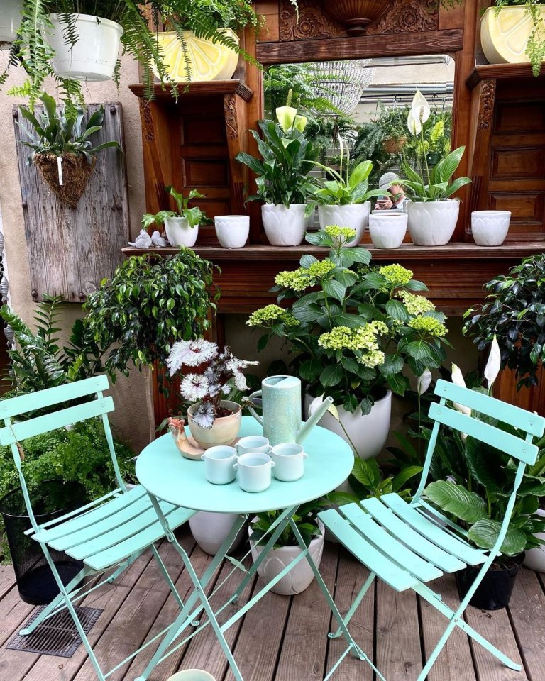 20 Small Garden Furniture Ideas That will Elevate Your Garden - starbmag
