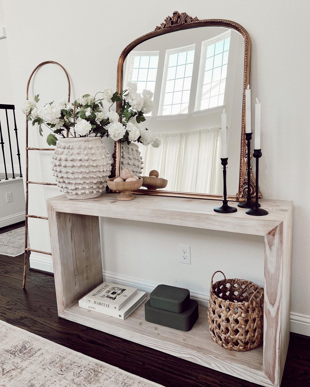 20 Small Hallway Furniture Ideas That Make the Most of Your Small Space ...