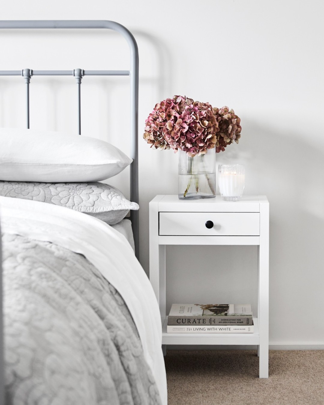 20 Small Bedside Table Ideas To Maximize Storage And Maintain A Tidy ...