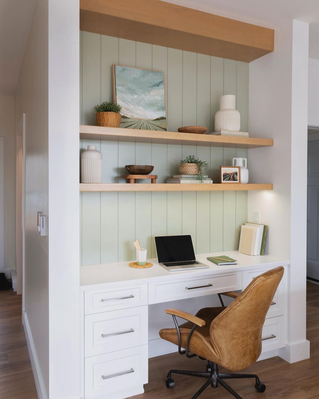 20 Office Desk Ideas for Small Spaces That Will Perfectly Fit Your ...